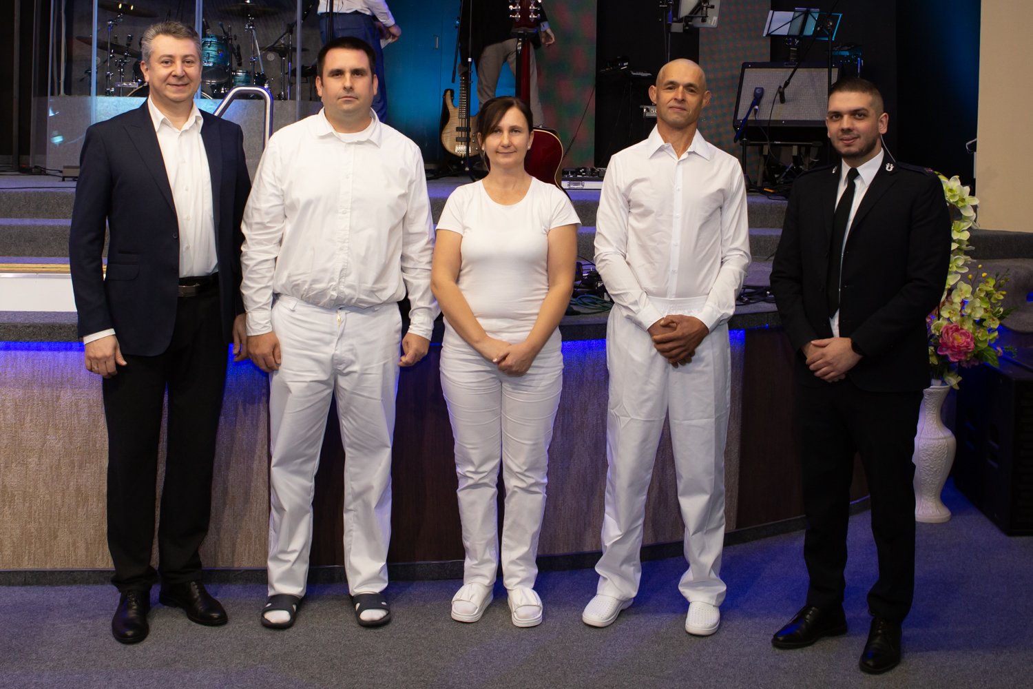 Ami a világnak kell: egy Megváltó, ki megment, egy Atya, ki átölel ...